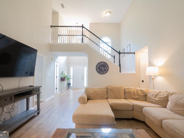 95 Crescent Circle