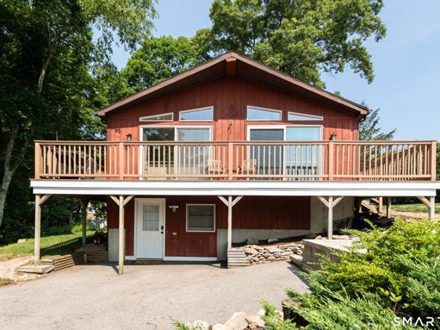 95 Crest Dr, Groton, CT 06355