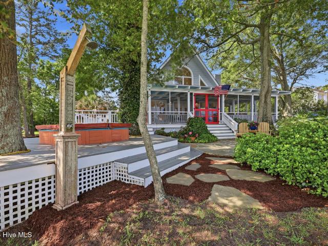 95 Cypress Shores Road E