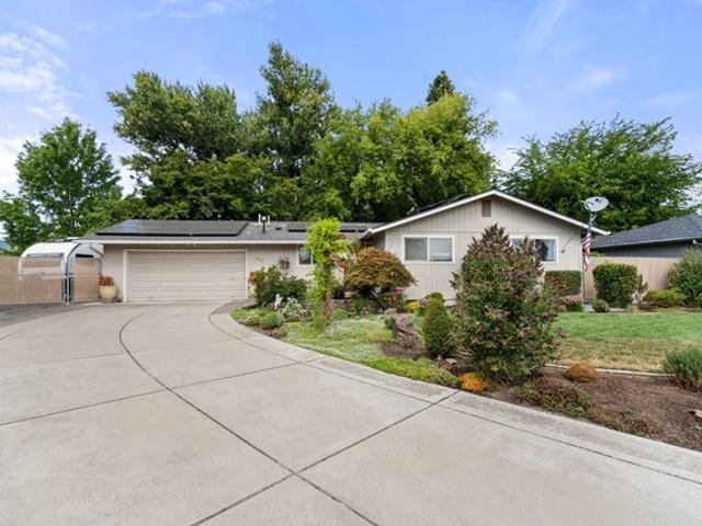95 Donna Way, Central Point, OR 97502