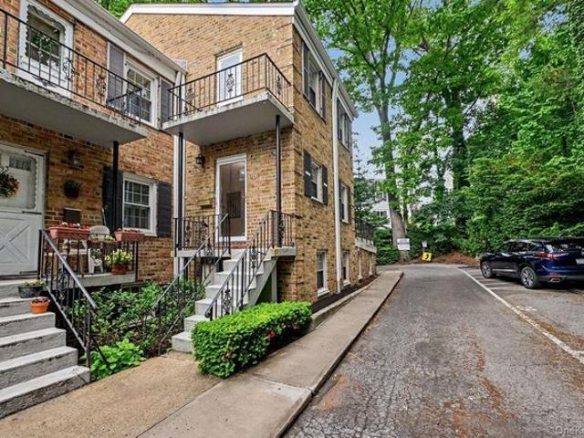 95 Georgia Ave, Bronxville, NY 10708
