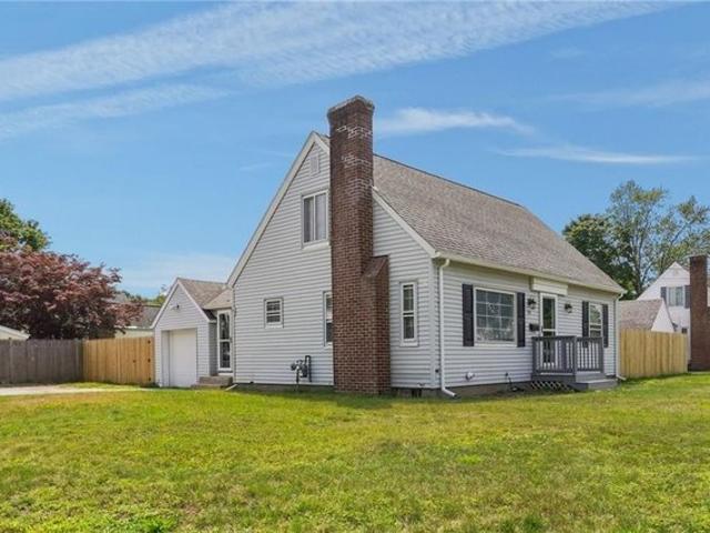 95 Harmony Ct, Warwick, RI 02889