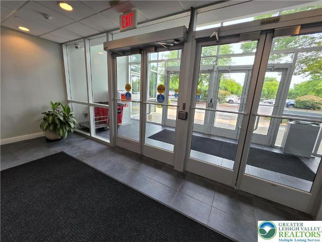 95 Highland Avenue 208