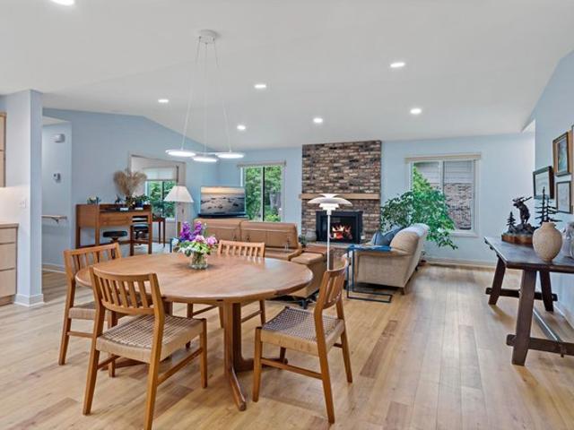 95 Holly Ln N, Plymouth, MN 55447