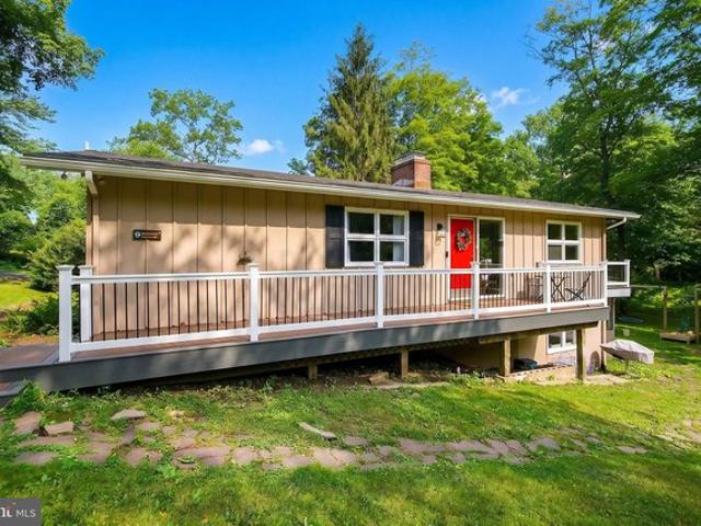 95 Jacobs Creek Rd, Ewing, NJ 08628