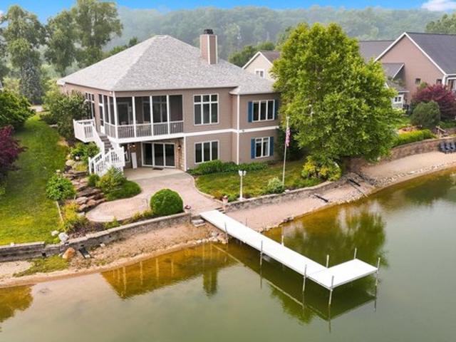 95 Lane 270 Hamilton Lk, Hamilton, IN 46742