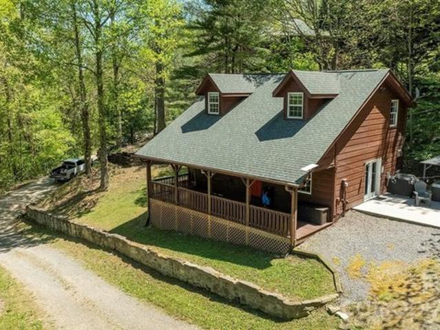 95 Lasso Ln, Waynesville, NC 28785