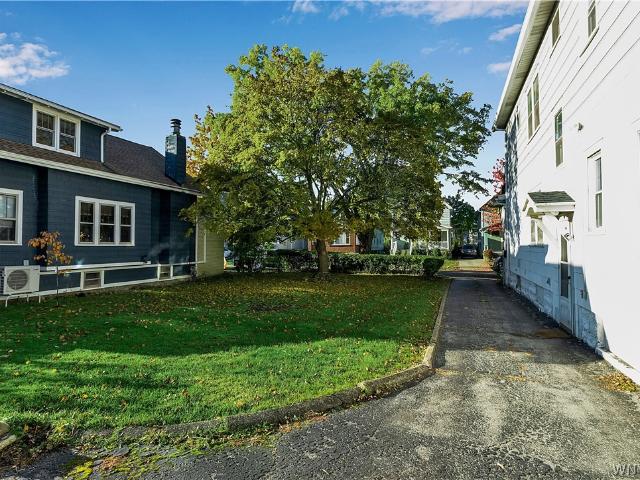 95 Montrose Avenue