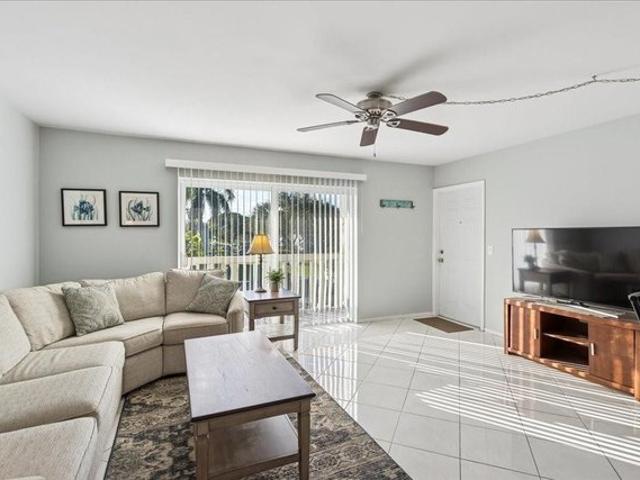 95 North Blvd Apt 2B, Boynton Beach, FL 33435