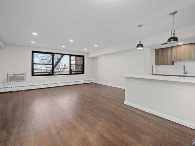 95 Orient Way #4D, Rutherford, NJ 07070