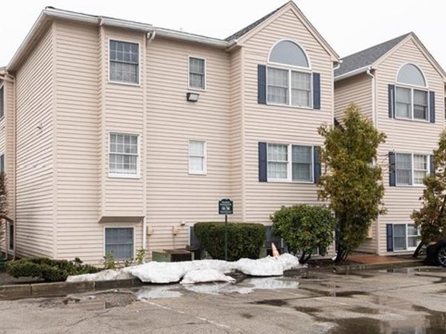 95 Park Pl Apt 201, Pawtucket, RI 02860