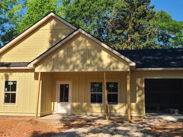 95 Pope St, Newnan, GA 30263