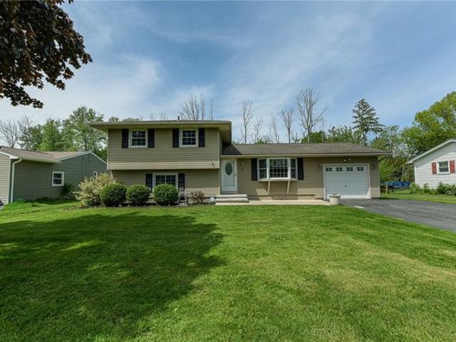 95 Ridgelea Ct, Rochester, NY 14615
