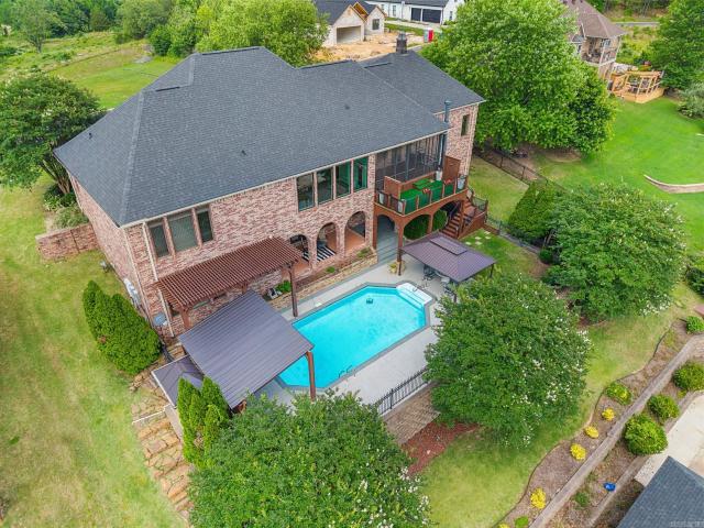 95 River Road Drive West