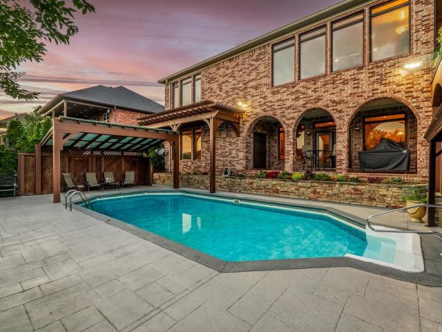 95 River Road Drive West