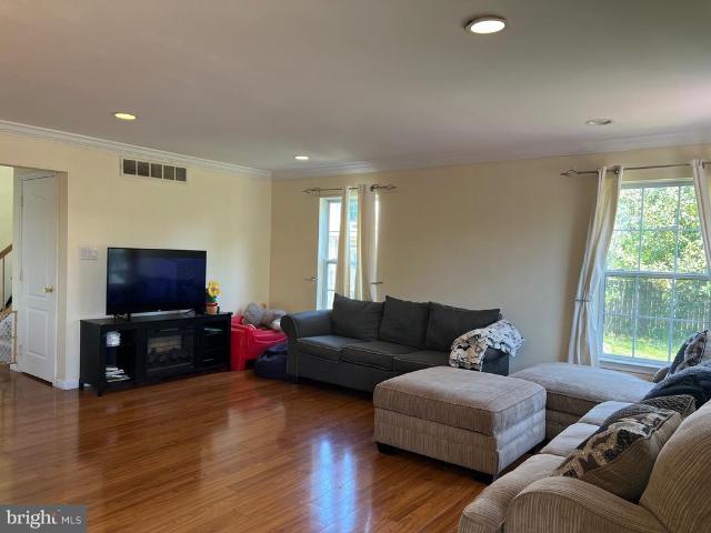 95 Roosevelt Boulevard