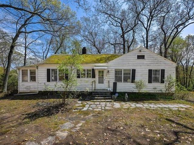 95 Rocky Top Rd, Hamden, CT 06514