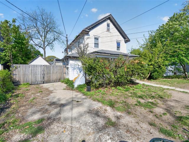 95 Rose Avenue