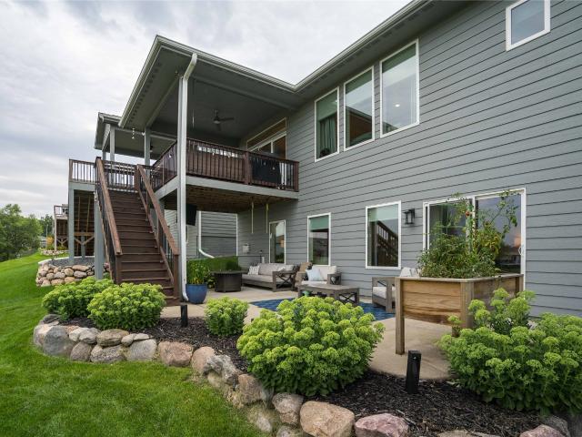 95 SE Waddell Way