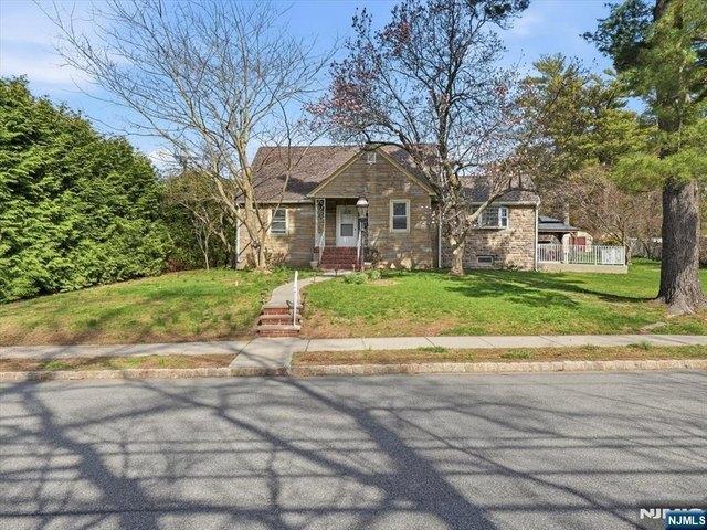 95 Sycamore Ave, Livingston, NJ 07039