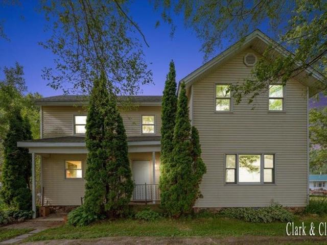 9604 E Brown Rd, Lake Odessa, MI 48849
