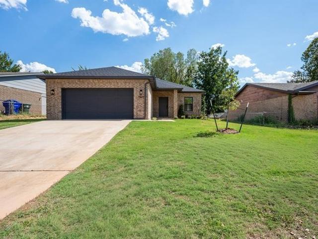 9606 NE 3rd St, Midwest City, OK 73130