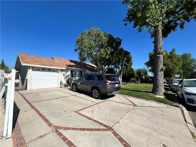 9606 Lev Ave, Arleta, CA 91331 | MLS #SR26060 | Compass