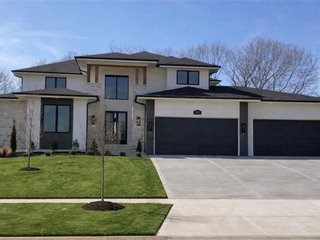 9606 W 175th Ter, Overland Park, KS 66221