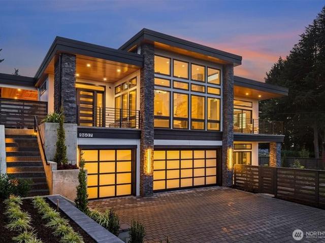 9607 NE 30th Pl, Clyde Hill, WA 98004