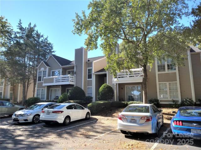 9607 Vinca Cir, Unit F, Charlotte, NC 28213 | MLS #4310
