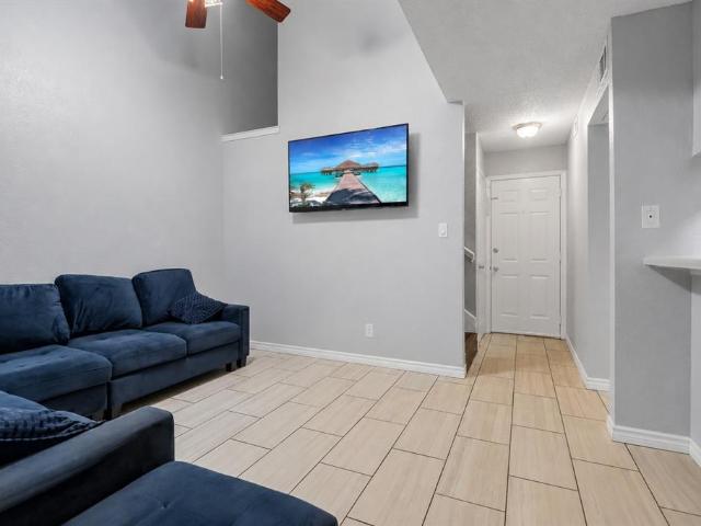 9607 Walnut Street # 11107