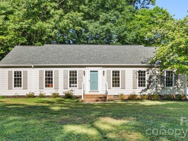 9608 Watergate Rd, Charlotte, NC 28270