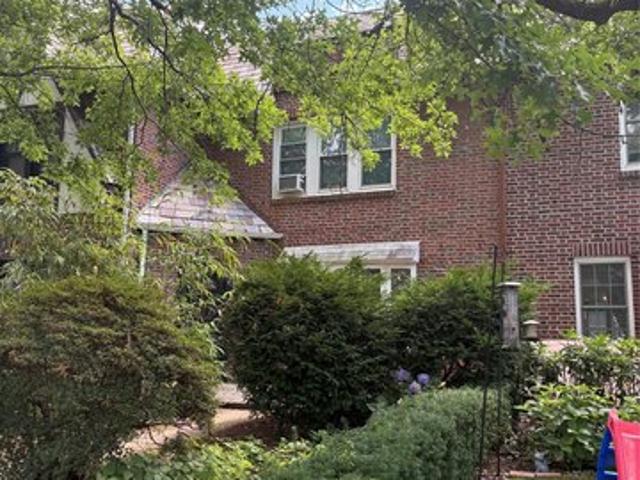 9608 68th Ave, Forest Hills, NY 11375