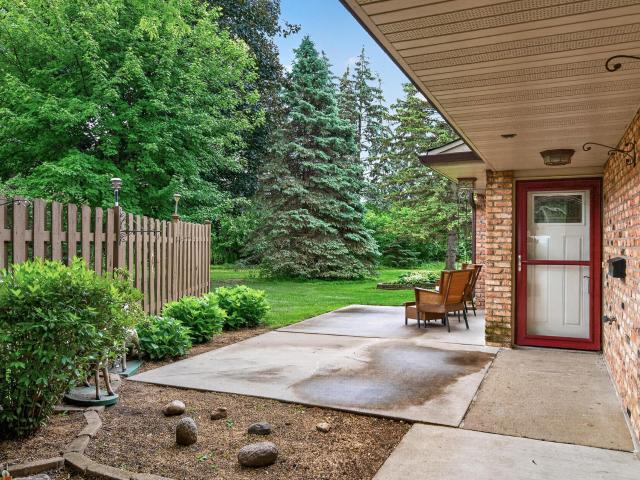 9609 Lonsdale Circle