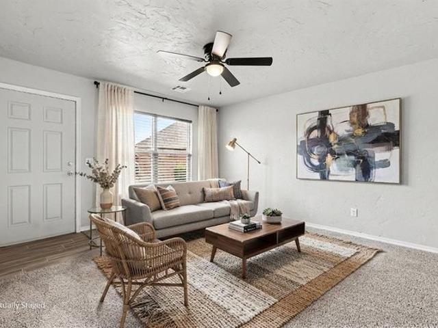 9600 SW 17th St, Oklahoma City, OK 73128