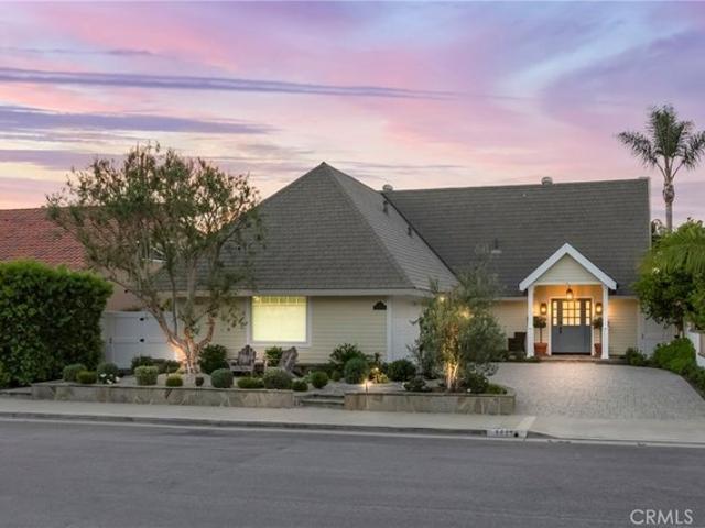 9601 Dumbreck Dr, Huntington Beach, CA 92646