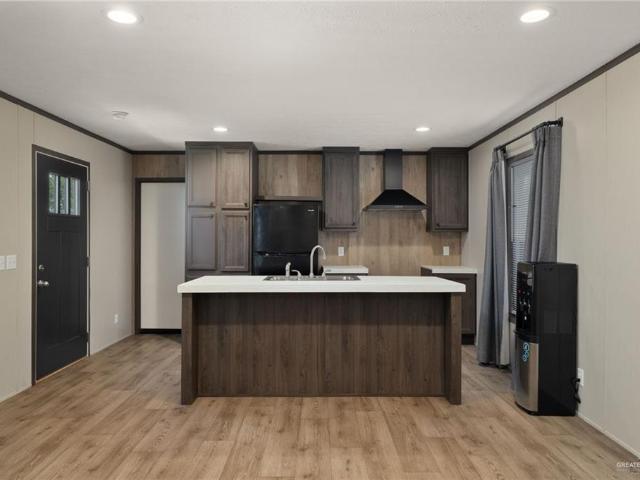 9601 10th Street 32