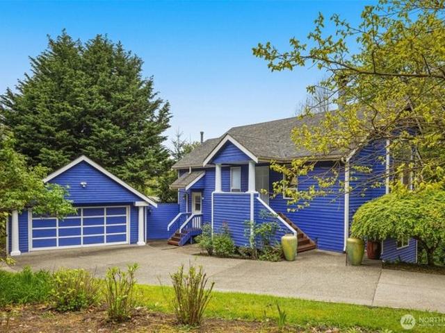 9602 NE 35th Pl, Clyde Hill, WA 98004