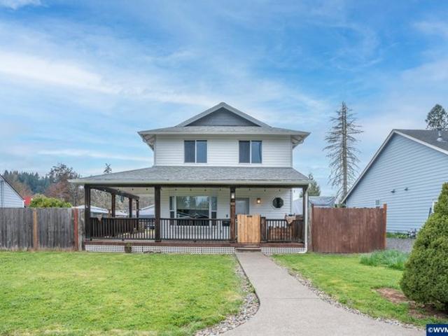 960 7th Ave, Sweet Home, OR 97386