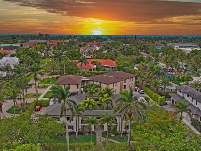 960 7th St S #103, Naples, FL 34102