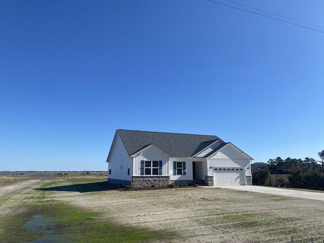 960 Country Club Rd, Morehead City, NC 28557