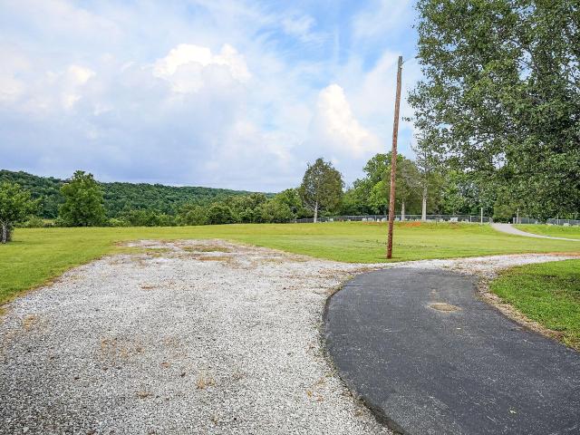 960 Country Club Road