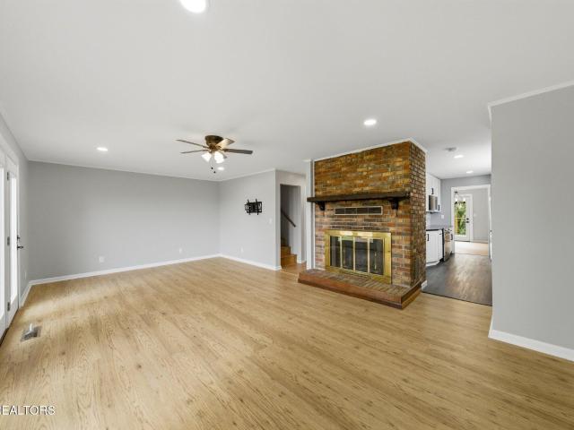 960 Cave Rd