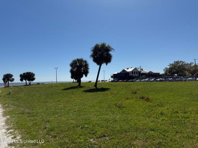 960 Beach Drive