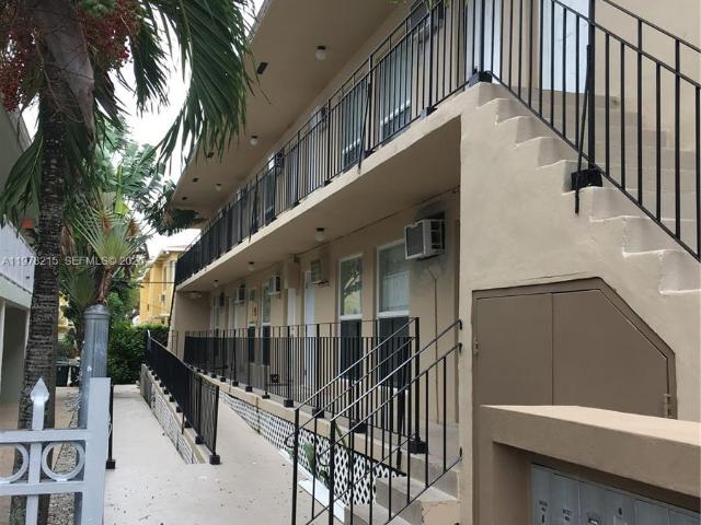 960 Biarritz Dr, Unit 14, Miami Beach, FL 33141 | MLS #A11978