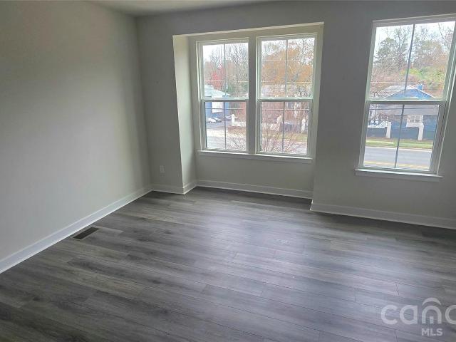 960 Broad River Ln, Charlotte, NC 28211 | MLS #4355