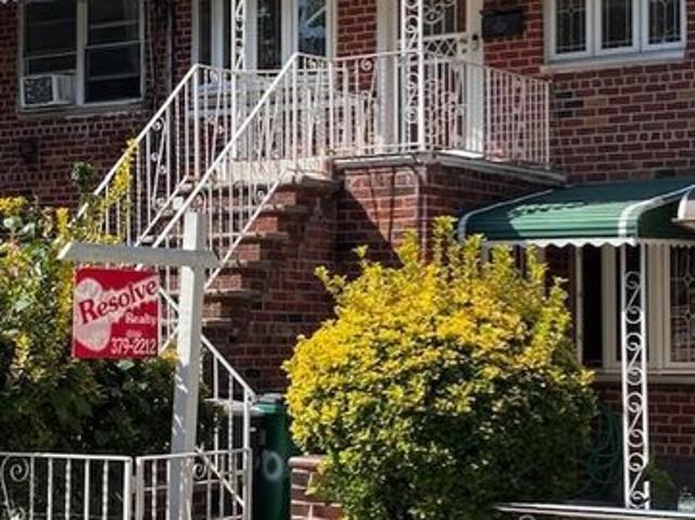 960 E 101st St, Brooklyn, NY 11236