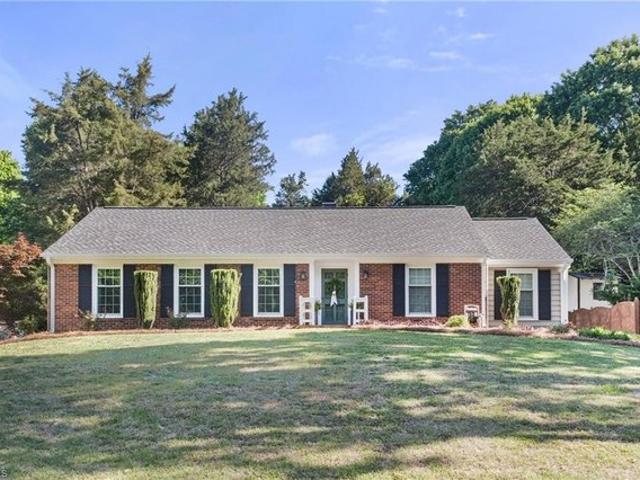 960 Foxhall Dr, Winston Salem, NC 27106