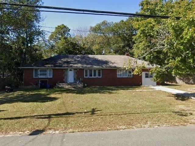 960 Ferndale Blvd, Central Islip, NY 11722
