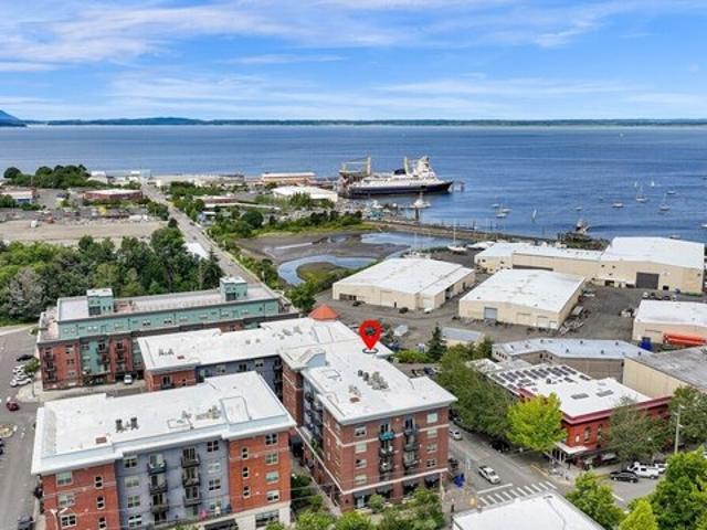 960 Harris Ave Unit 305, Bellingham, WA 98225